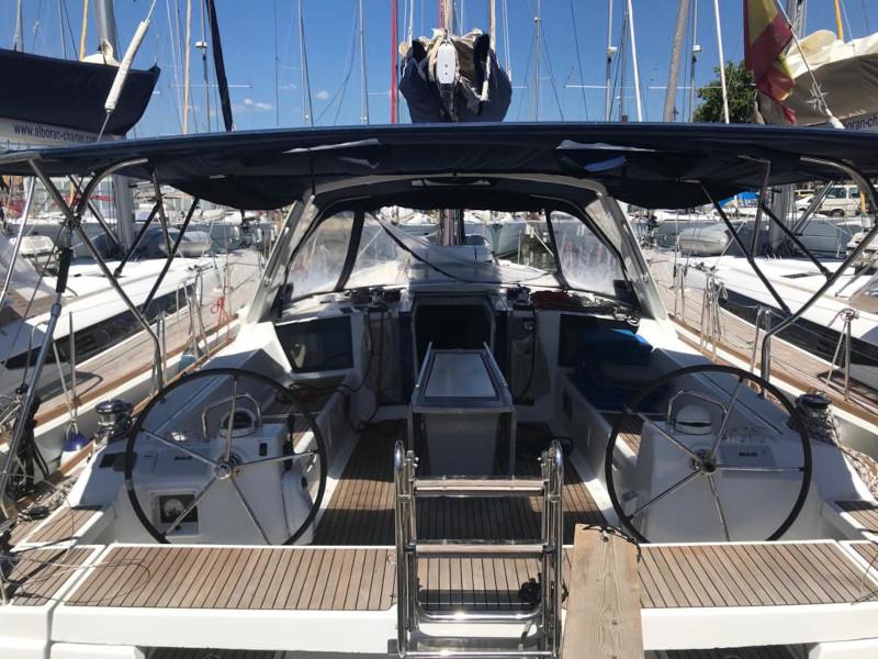 Alboran Gin Tonic (Majorca) | Libre Yachting