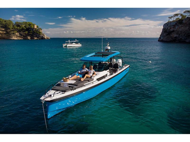 Axopar 37 ST Brabus | Libre Yachting